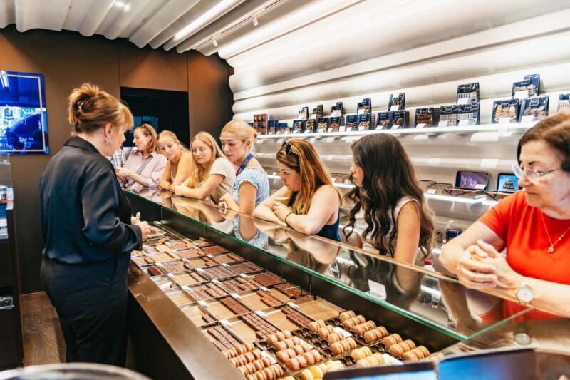 Le Marais Walking Food Tour with Cheese, Wine & Pastries - Who Should Consider This Tour?