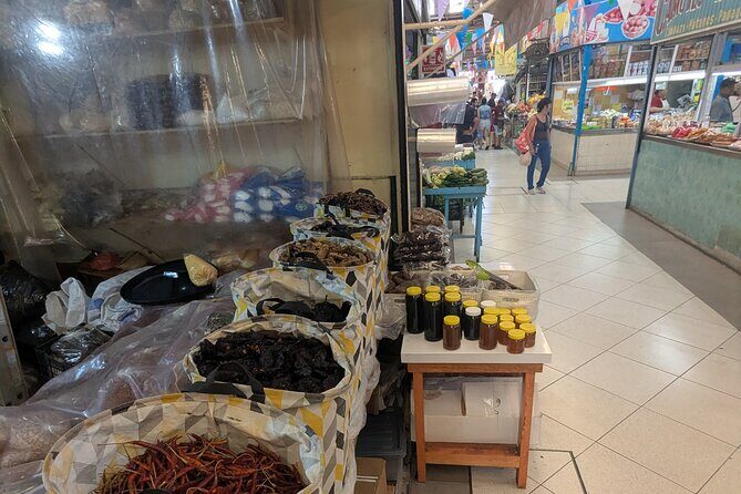 Learn the history and contents of the main market - Authenticities from the Reviews