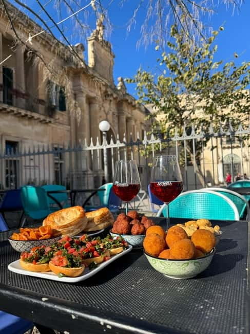 Lecce: Guided Street Food Walking Tour with Food and Wine - Key Points
