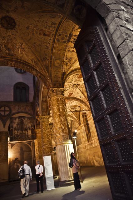 Legends of Florence: Exclusive Walking Tour by night - Key Points