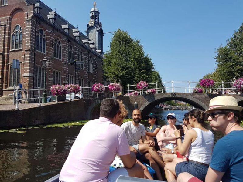 Leiden: Electric Boat Rental - Practical Details: Booking, Check-in, and Tips