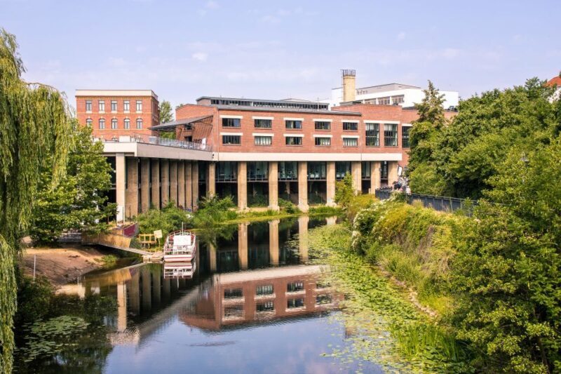 Leipzig: City History Canal Sightseeing Tour on a Motorboat - Meandering Through Plagwitz: The Industrial District