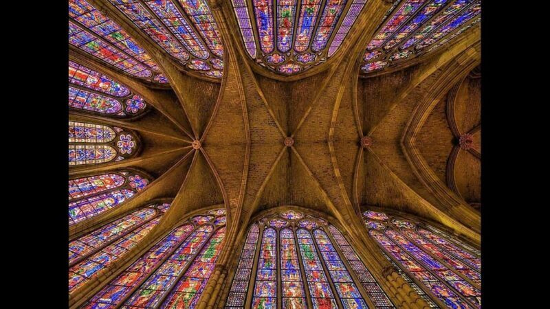 León Cathedral: tour with a local art historian - Key Points