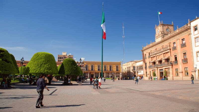 Leon: Las Esmeraldas de León Guided Tour - Key Points