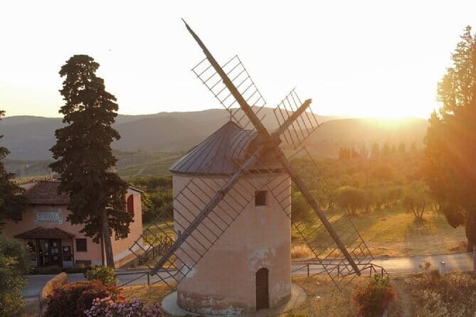 Leonardo Da Vinci's wind mill visit and Organic olive oil tasting - An In-Depth Look at the Tour Experience