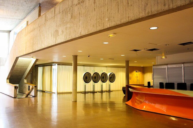 Les Coulisses DE UNESCO - The Itinerary in Depth