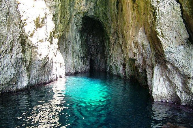 Leuca: Caves tour 1h 30 min - The Value of the Experience
