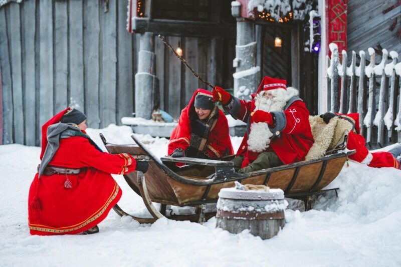 Levi: Arcandia, The Elf Court/Daylight & Park Side/Darkness - Additional Experiences & Extras: Making It Personalized