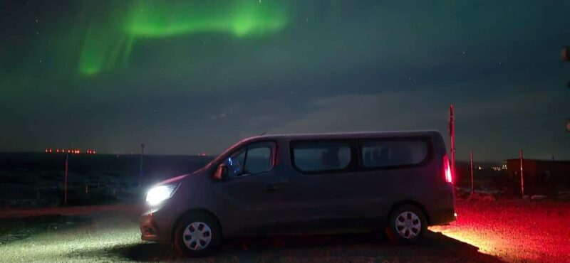 Levi: Northern Lights by Minivan with hot drinks and snacks - Key Points