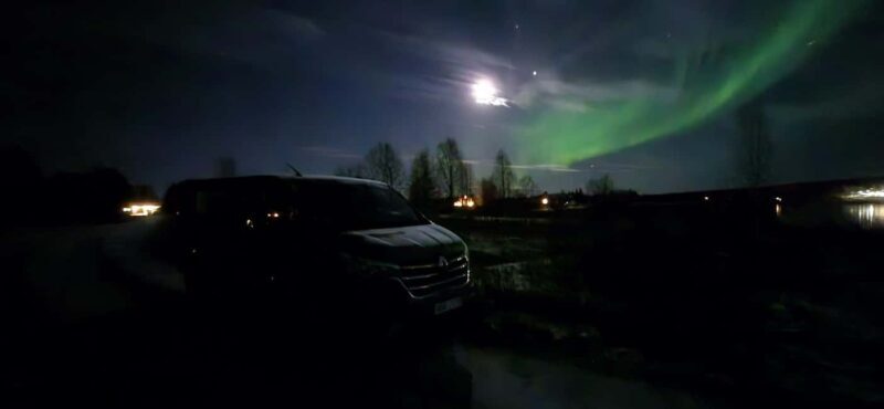 Levi: Northern Lights by Minivan with hot drinks and snacks - Who Would Love This Experience?