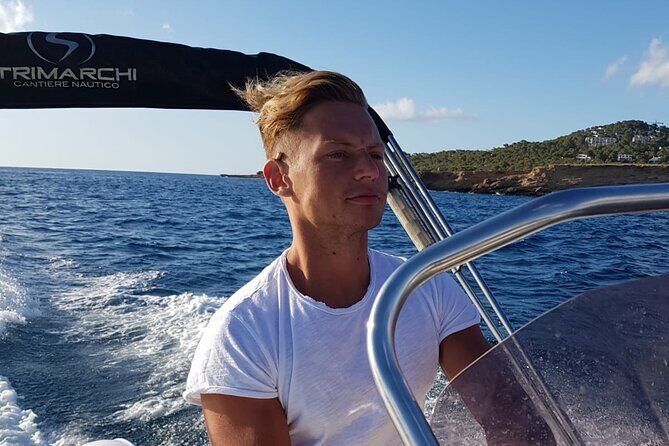 License-free boat rental Trimarchi Nica 53S - Key Points