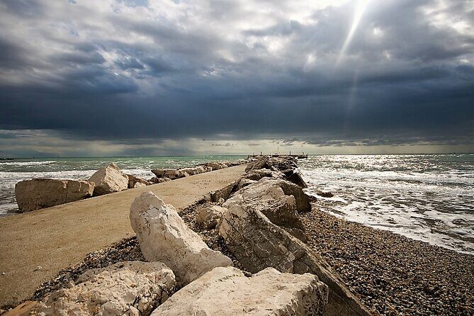 Lido Bike Tour: With a Local on the Island of Cinema - FAQ