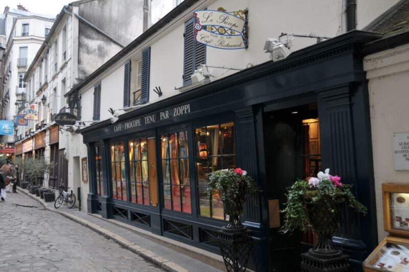 Lifestyle Tour of Saint-Germain-des-Prés - Key Points