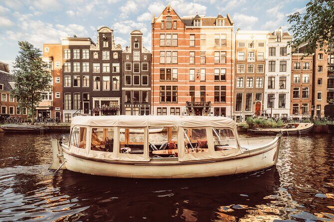 Light Festival Boat Tour max. 10 Guests incl. Gluwhein/Snacks - Key Points