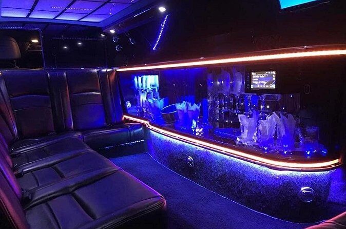 Limo Transfer Airport Cancun - Puerto Morelos Hotel Zone - Who Is This Transfer Best For?