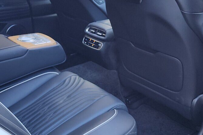 Limoroo, Luxe Private Transfers to The Blue Mountains Australia - Pricing and Value