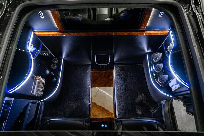 Lincoln Strecth Limousine with Wi Fi on board - Why Choose This Private Limousine?