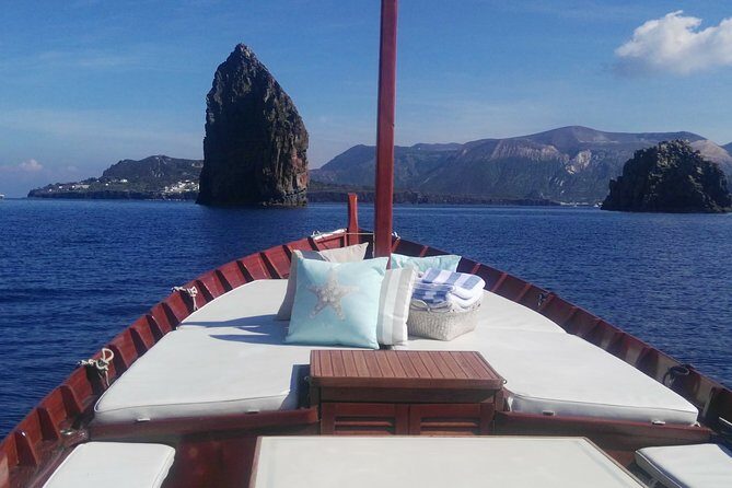 Lipari and Vulcano Private Boat Tour (7 hours) - Exploring the Lipari and Vulcano Private Boat Tour: A Detailed Look