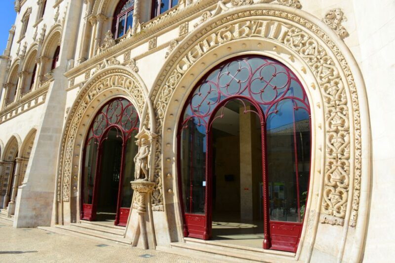 Lisbon: 2-Hour Private City Highlights Kickstart Tour - Exploring the neighborhoods: Chiado and Baixa Pombalina