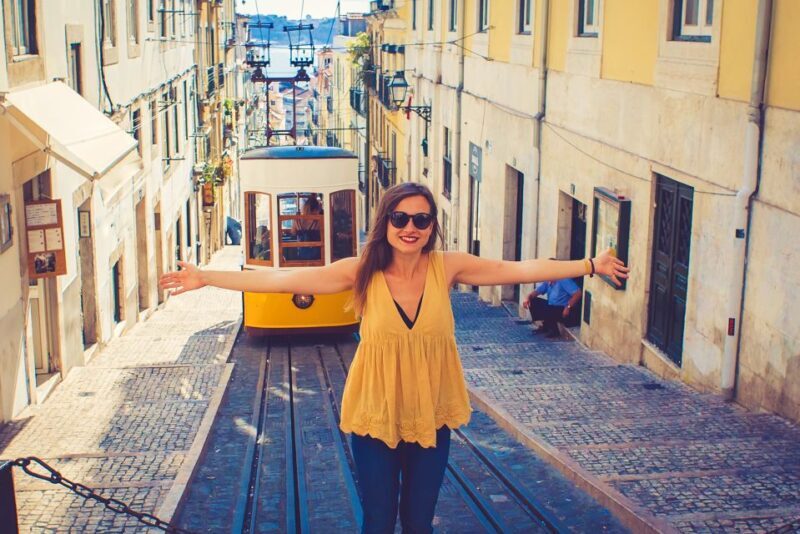 Lisbon: 2-Hour Private City Highlights Kickstart Tour - From squares to the river: finishing with a view