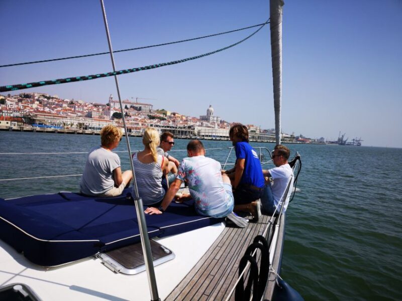 Lisbon: 2-Hour Sailing Yacht Cruise & Guided Tour w/2 drinks - FAQs