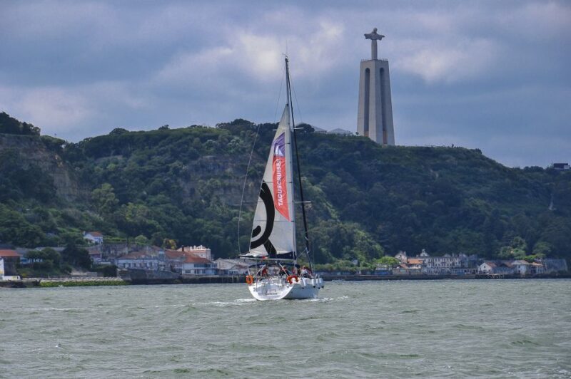 Lisbon 2H Private Tour by SAILBOAT / SAIL / POWER CATAMARAN - FAQ
