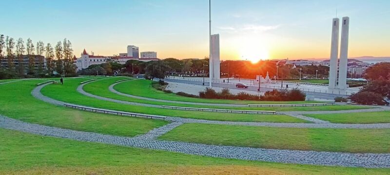 Lisbon: 8 Hour Private Tour through Lisbon (up to 7 people) - FAQ