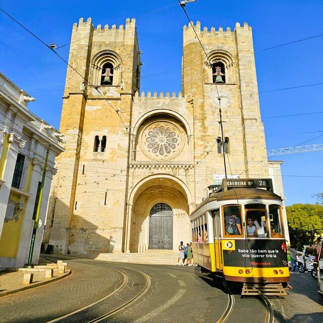 Lisbon: Alfama tour by tuktuk private, up to 90 min - Why Choose a Tuk-Tuk Tour in Lisbon?