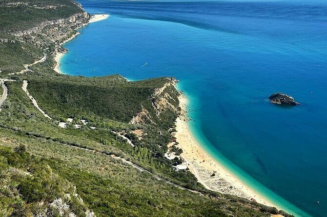 Lisbon : Arrábida and Sesimbra c/ Castelo Palmela and wine tasting - Starting at Castelo de Palmela: A Viewpoint with a View