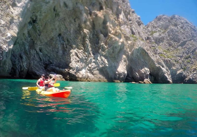 Lisbon: Arrabida Park Kayak Tour with Beach Picnic - What Sets This Tour Apart?