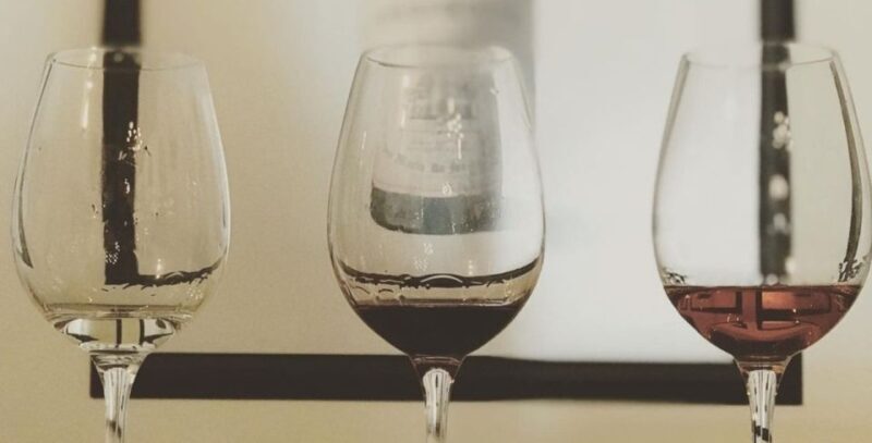 Lisbon: Arrábida & Sesimbra w/ Palmela Castle & Wine Tasting - Cross the 25 de Abril Bridge (1 hour)