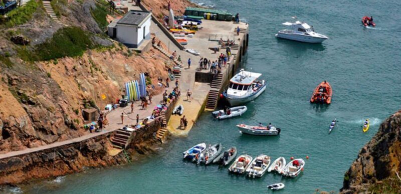 Lisbon: Berlenga Islands, Peniche & Óbidos Tour - Lunch and Free Time in Peniche