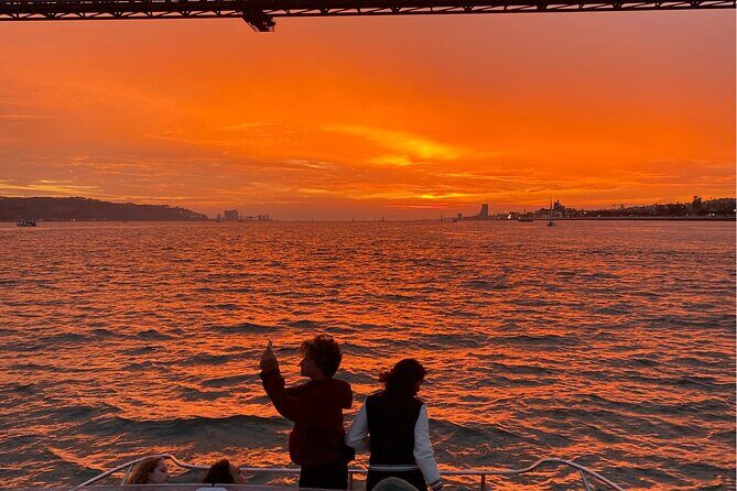 Lisbon: Catamaran Luxury Sunset and Wine Tour - FAQs