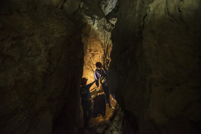 Lisbon: Caving in Arrábida Natural Park, Setubal, Sesimbra - An Authentic Dive into Portugal’s Underground World