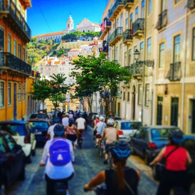 Lisbon: City Highlights and Viewpoints E-Bike Tour - Detailed Breakdown of the Itinerary