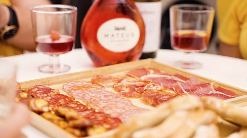LISBON DAILY TOUR in a Vintage Jeep with FOOD&DRINK Tastings - Duration and Flexibility
