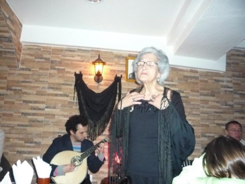 Lisbon Dinner with Fado Show and Sights by Night - Key Points