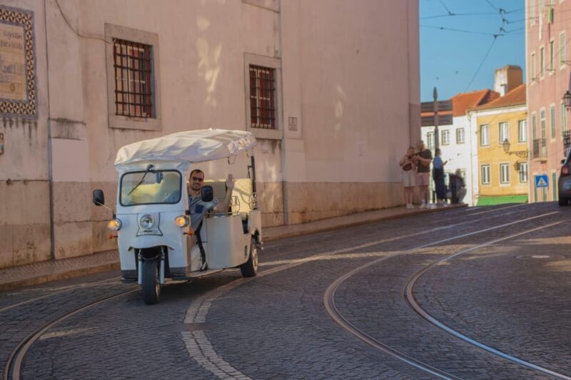 Lisbon: Early Morning TukTuk Tour - hotel/cruise ship pickup - In Summary