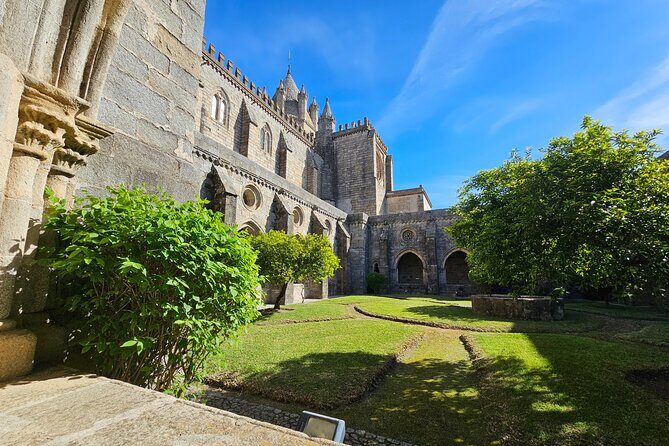 Lisbon : Évora (c/ Cathedral & Capela Ossos), Cartuxa & Cortiçarte - FAQ