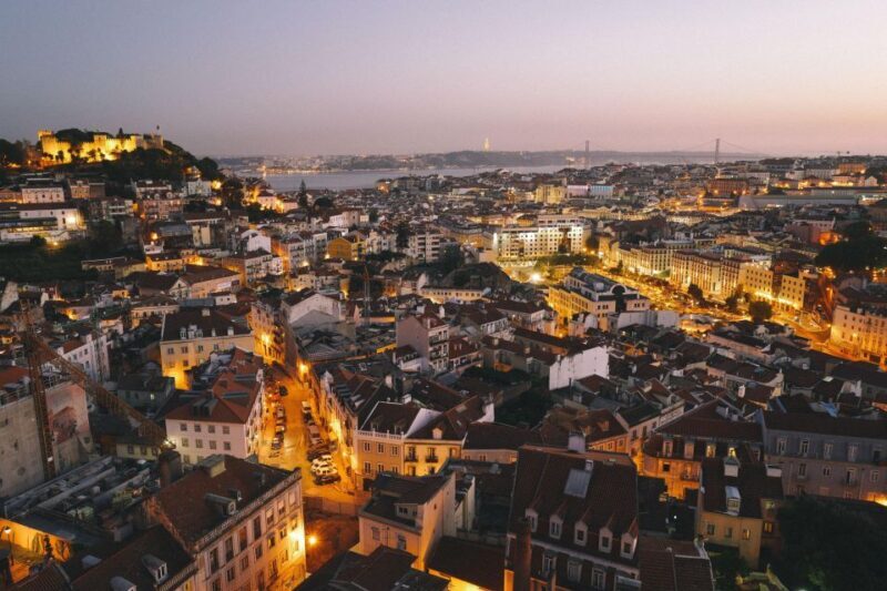 Lisbon: Fado Night Tour Dinner & Show - Key Points