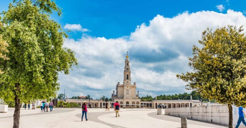 Lisbon: Fatima, Batalha, Nazare and Obidos Tour Hotel Pickup - Key Points