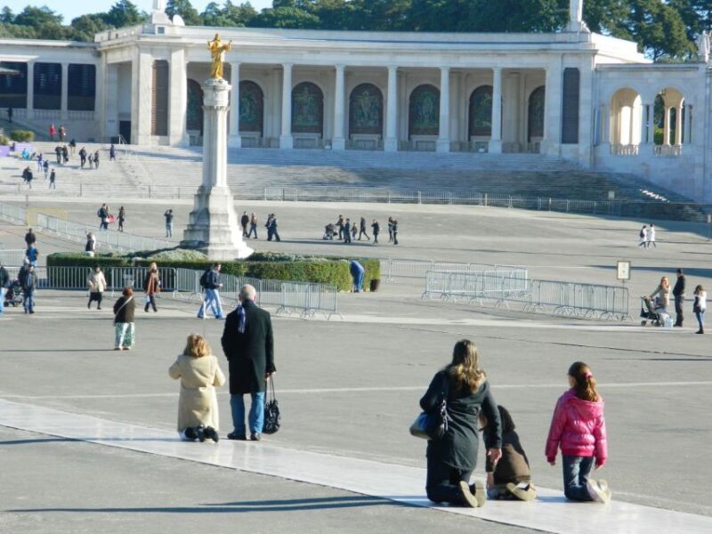 Lisbon: Fatima, Batalha, Nazare and Obidos Tour Hotel Pickup - FAQ