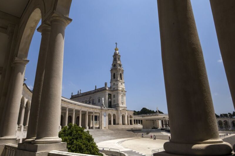 Lisbon: Fátima, Nazaré, Óbidos & São Martinho do Porto Tour - Key Points