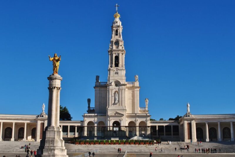 Lisbon: Full Day Tour to Fátima, Batalha, Nazaré and Óbidos - Explore Portugal’s Religious and Architectural Heritage