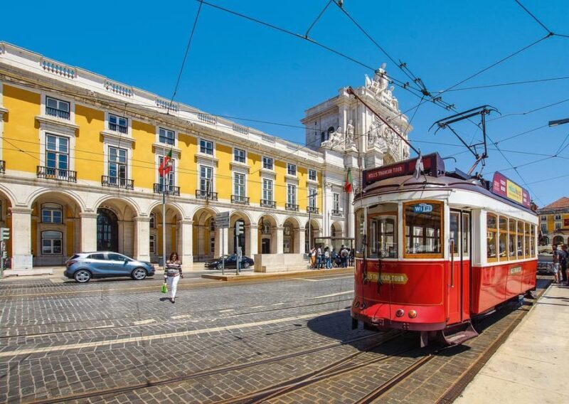 Lisbon: Guided Eco Tuk Tuk sightseeing tour - What to Expect on the Tour