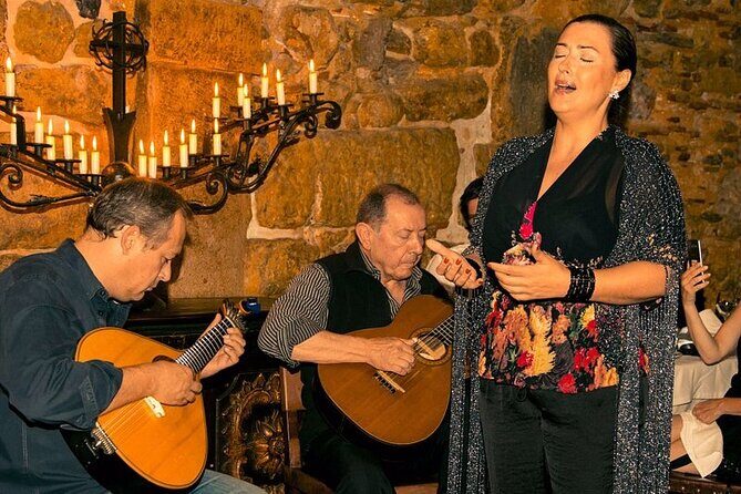 Lisbon Guided Tour with Live Fado Show and Traditional Dinner - Key Points