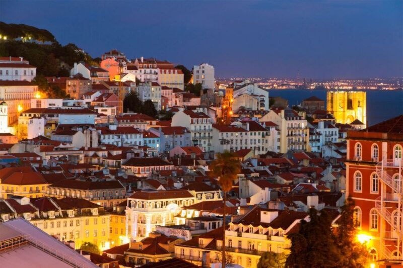 Lisbon: Half-Day Night Group Tour w/ Fado Dinner Show - Exploring the Itinerary in Detail