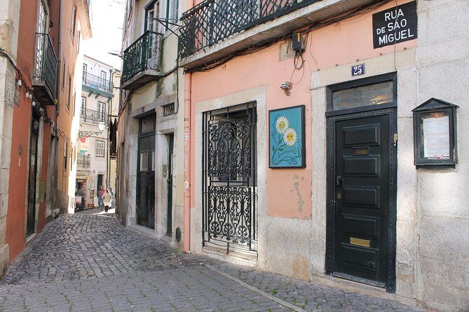 Lisbon in the eye of a Portuguese writer - FAQ
