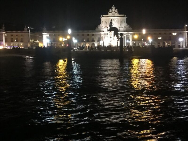 Lisbon: New Year's Eve Fireworks Sail Boat Tour - Key Points