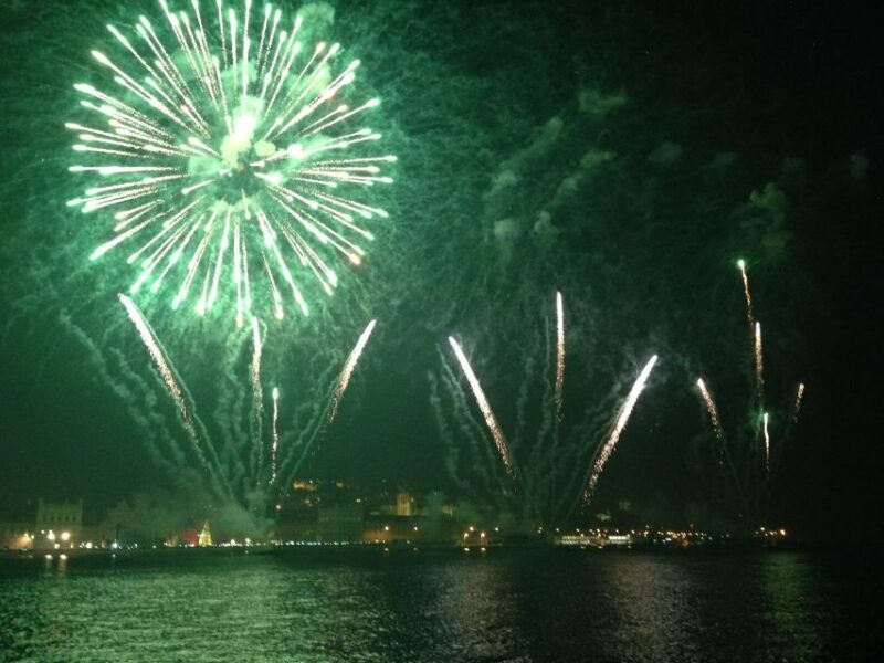 Lisbon: New Years Eve Fireworks Tagus River Sailing Cruise - Key Points